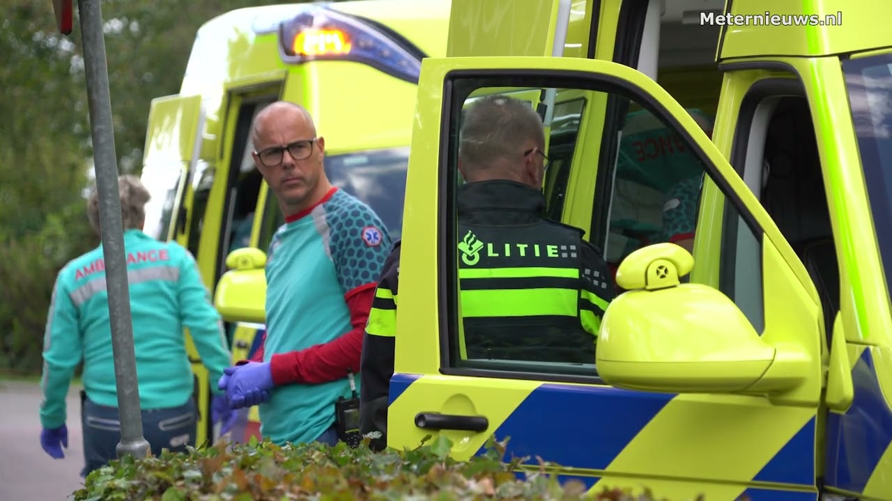 Twee gewonden na auto botsing in Spijkerboor(Video)