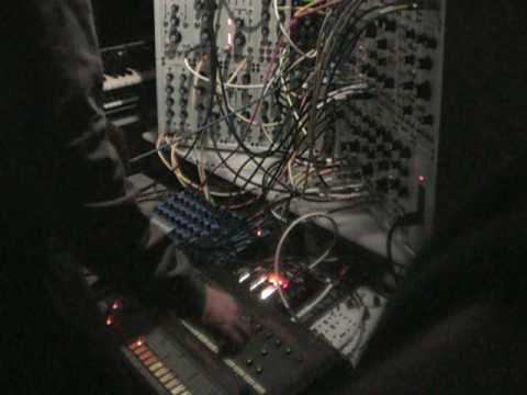 Acid Modular Synth Jam – Synthtopia