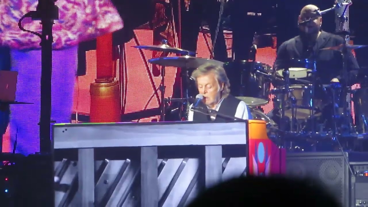 Paul McCartney live: Estadio Monumental, Santiago | 2024 | The Beatles Bible