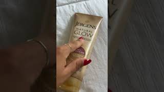 The BEST gradual tanning lotion for the winter ☀️???? #tan #tanninglotion #jergens