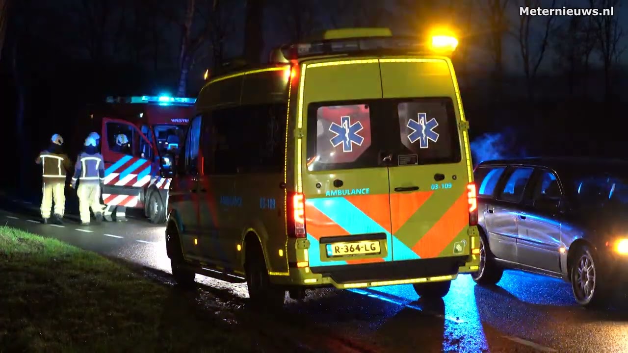 Auto tegen boom..bestuurster ernstig gewond in Wijster(Video)