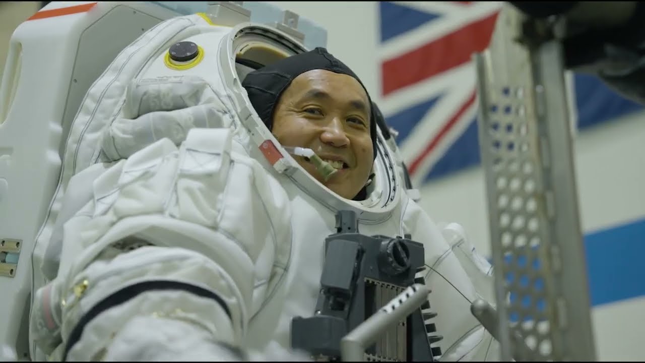 Αυτή είναι η νέα διαστημική στολή της NASA, σε συνεργασία με την Oakley [Εικόνες] - Techmaniacs