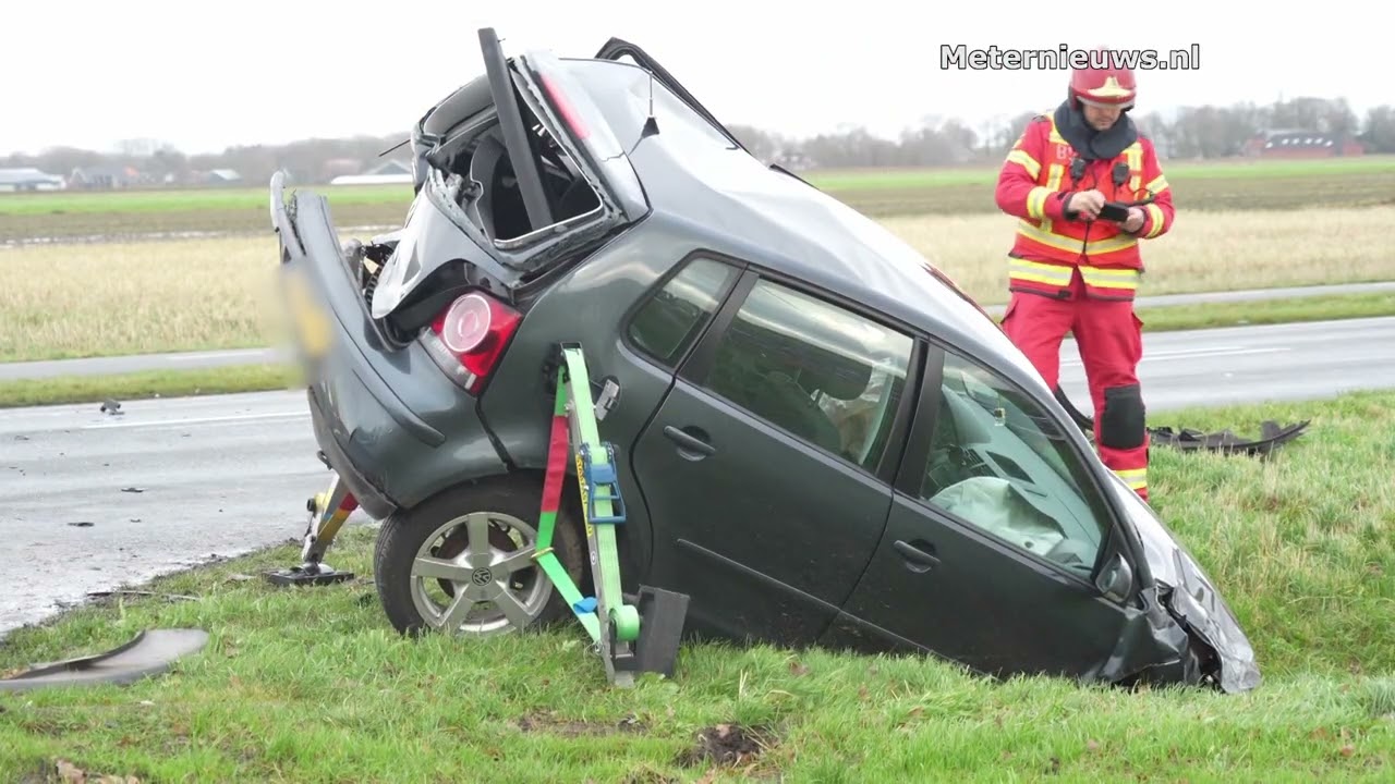 Twee gewonden na aanrijding Drentse Mondenweg Nieuw-Buinen(Video)