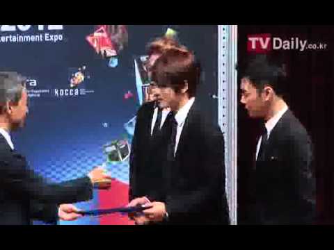 [Video] 121017 JYJ appointed as Goodwill Ambassador for KBEE 2012 reported by Korean Press – [W ...