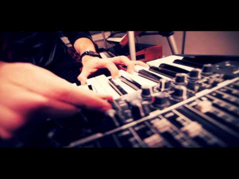 Double MiniBrute Looping Jam FTW – Synthtopia
