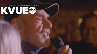 Neil Diamond surprises crowd during 'A Beautiful Noise' tour