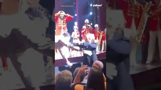 Nicole Kidman bids $100,000 for Hugh Jackman's hat #shorts #yahooaustralia