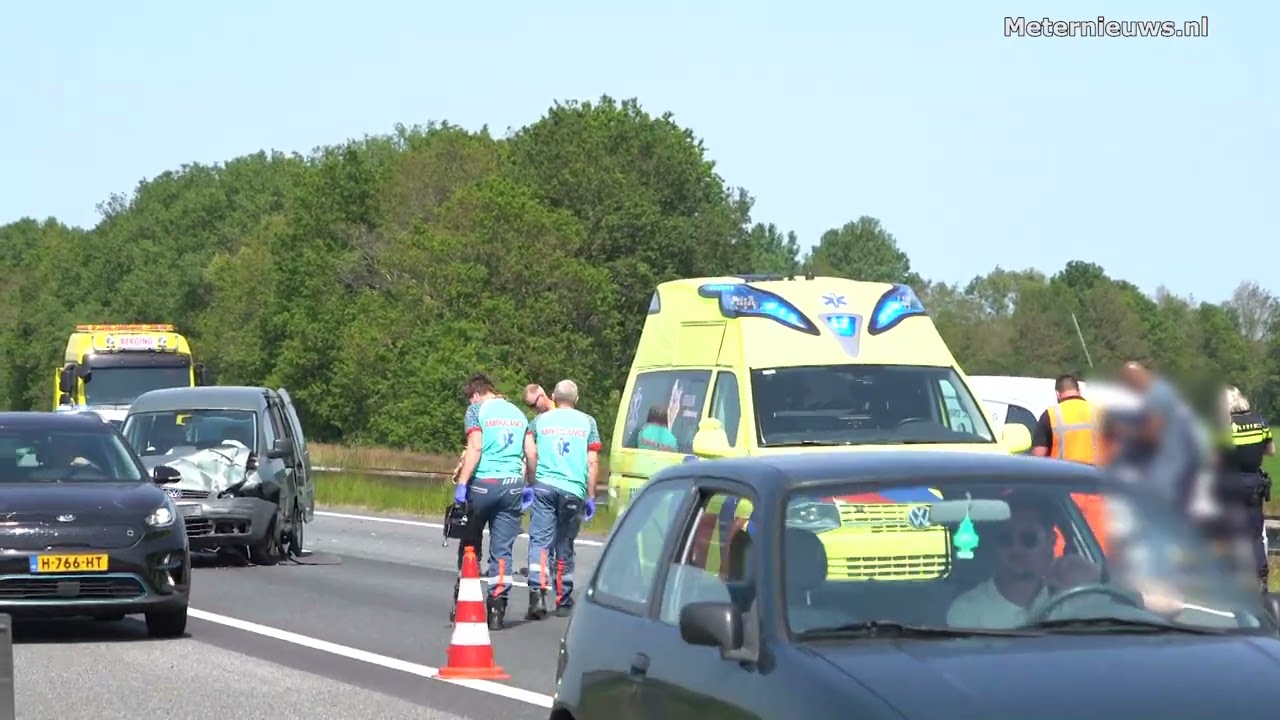 Meerdere auto’s botsen op A28 Assen/Vries(Video)