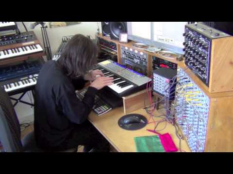 Macbeth Micromac-D Paraphonic Demo – Synthtopia