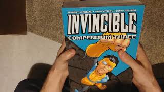 Invincible Compendium 1 2 3. Book build, spine, gutter, overall quality