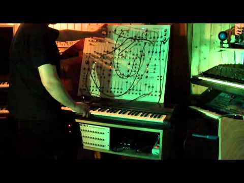 MacBeth M5N Synth Jam – Synthtopia