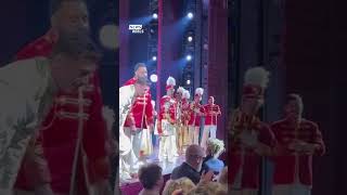 Nicole Kidman Bids $100,000 For Hugh Jackman's Signed Hat On Broadway. #newsreels