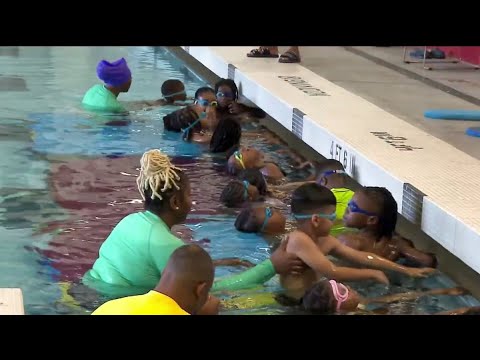 ‘It Feels Nice’: DC 3rd Graders Dive In for Free Swim Lessons | NBC4 Washington | Swimmer's Daily