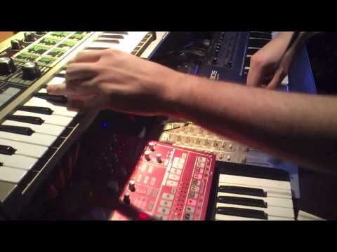 Techno Jam, With Korg ESX-1, Roland JX-305, Korg microKorg & Effects – Synthtopia
