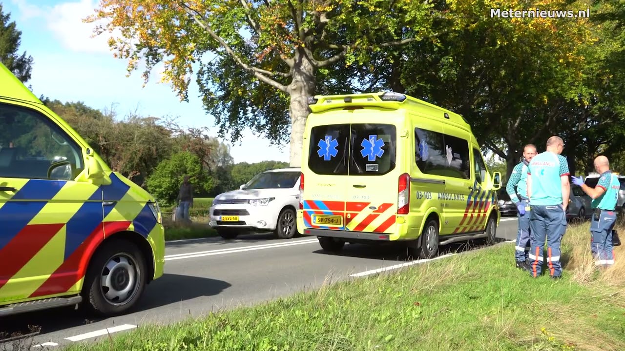 Aanrijding met twee gewonden na botsing vrachtwagen personenauto in Assen(Video)