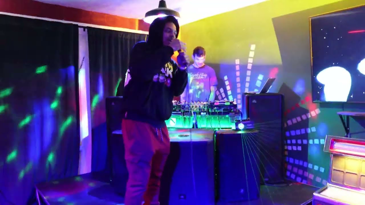 LI James Performing Live @ Java Jukebox Cafe & Eatery. Near Lane Allen, Lexington, KY.