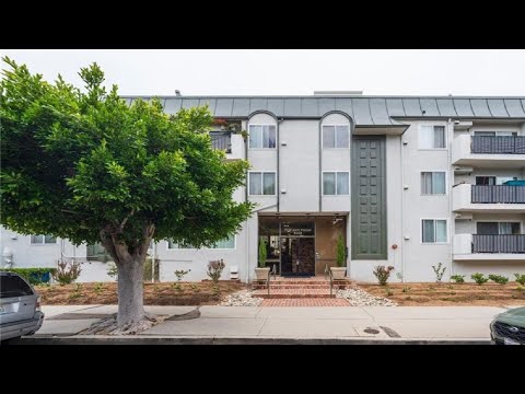 8163 Redlands Street, Playa del Rey, CA Presented by Russell Realty Group.