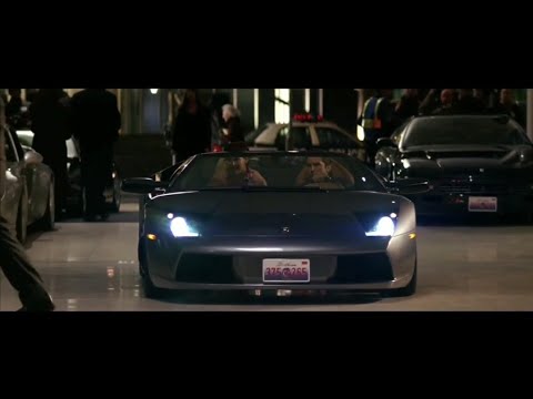 Bruce Wayne Chegando de Lamborghini no Hotel (Batman Begins)