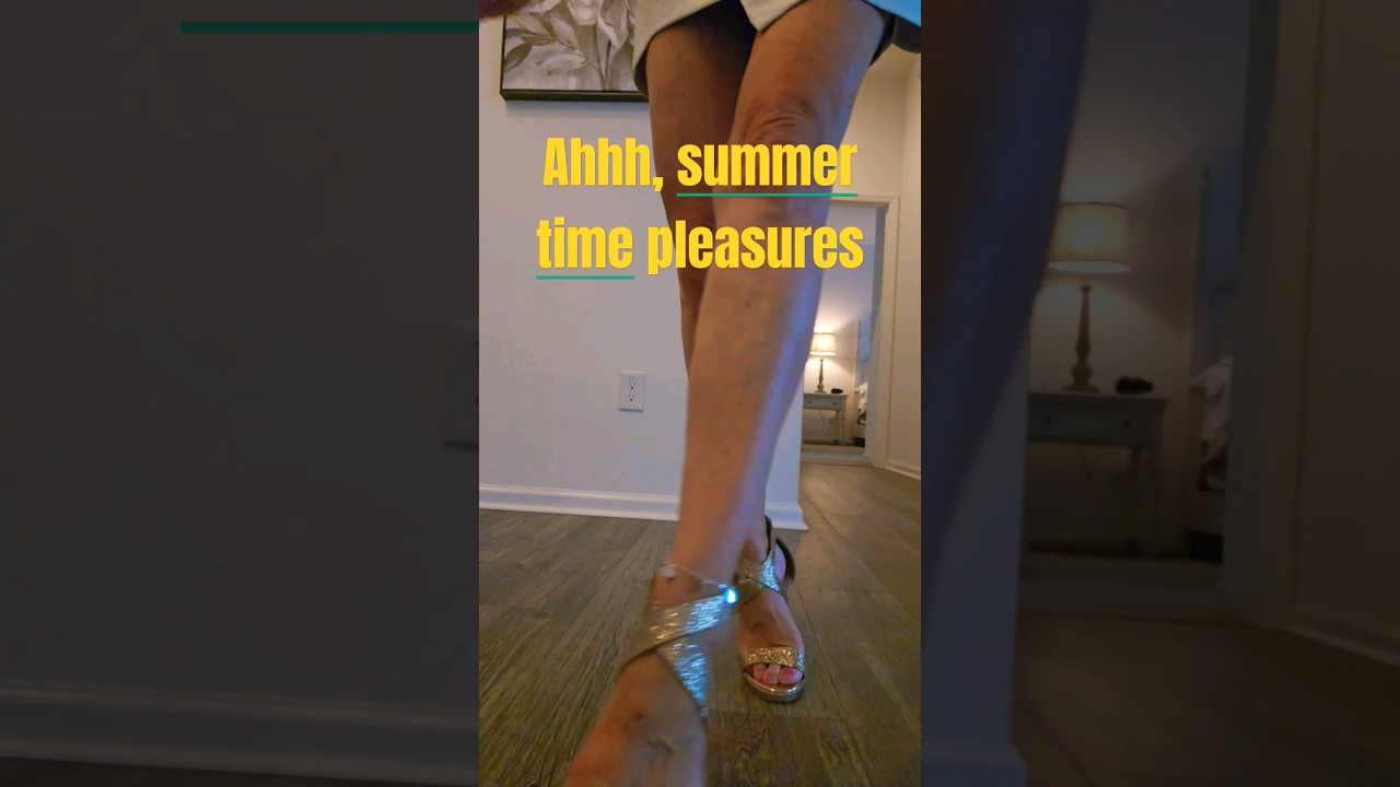 SUMMER PLEASURES #short