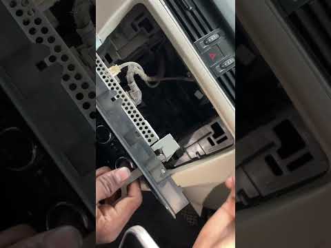 Skoda Octavia player  opening #skoda #octavia #car #player #theatuoman