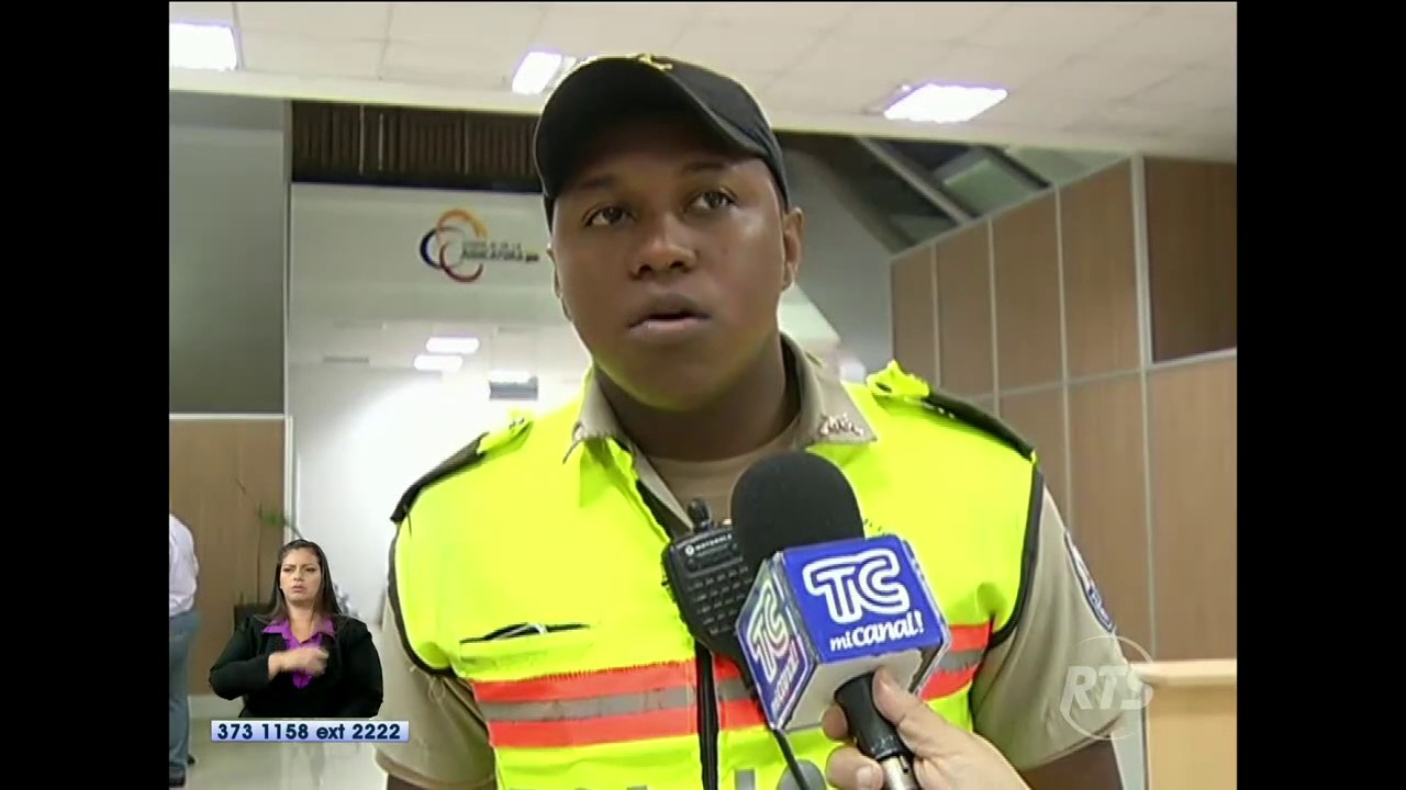 Detienen a dos sujetos armados en persecución policial