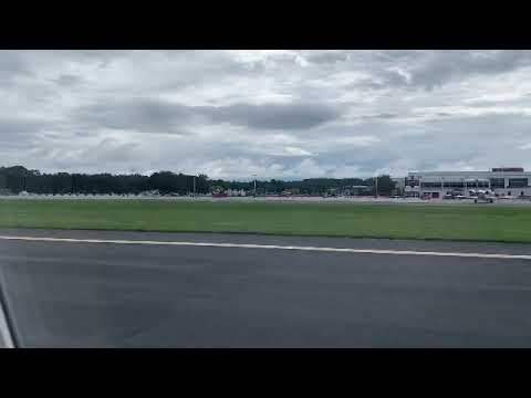 American Airline Landing Charlottesville Albemarle Airport, Charlottesville, VA - 8/11/2022
