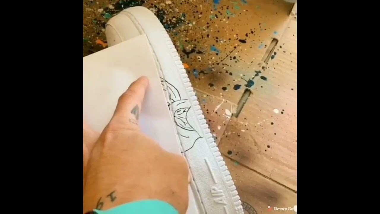 That's breaking Nike    (Nextfuckinglevel)