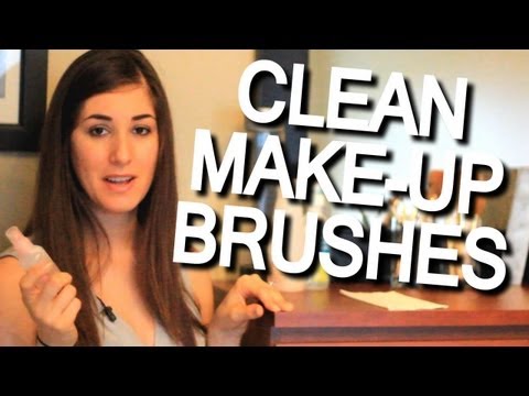 How to Clean Makeup Brushes | A Great Make-up Brush Tutorial! Makeup Cleaning Ideas (Clean My Space)