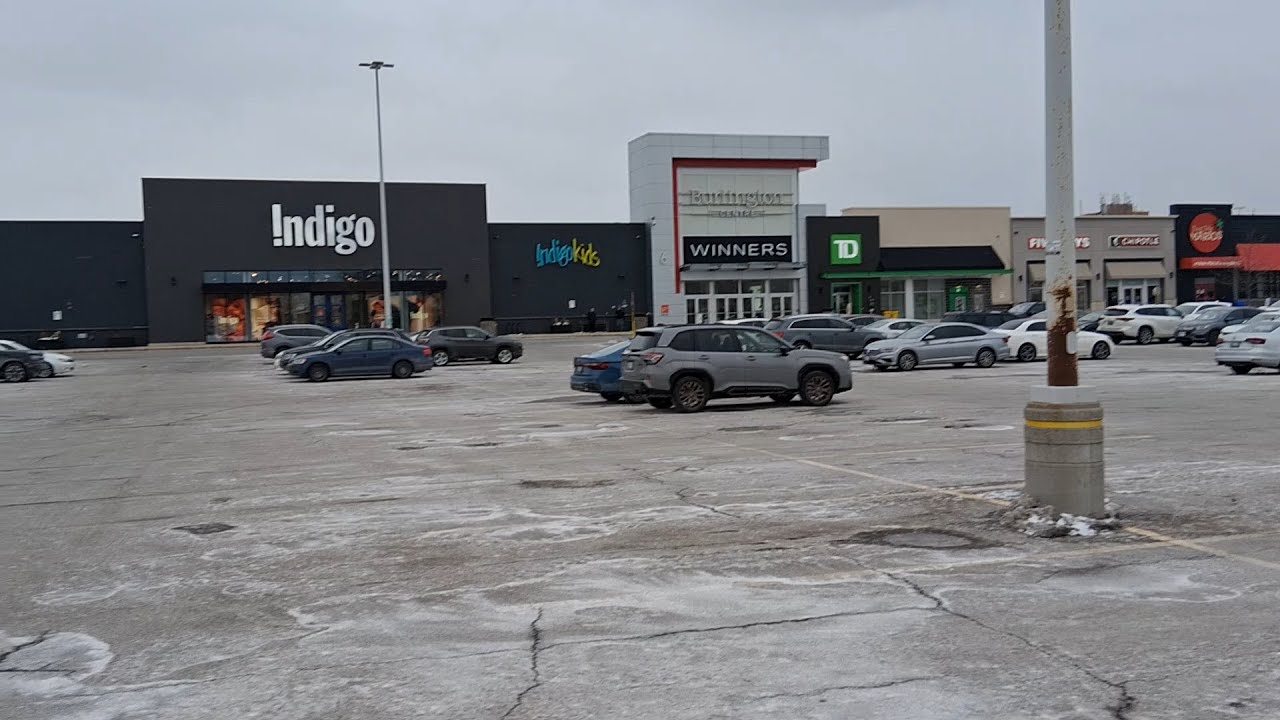 (Burlington Centre Tour) Walking Inside Burlington Ontario's First Enclosed Shopping Mall
