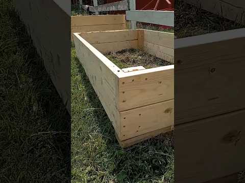 Make Your Own Easy To Build Wooden Planter Boxes... #building #garden #project