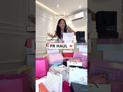 PR HAUL UNBOXING! ππ #prhaul #unboxing #contentcreator #influencer