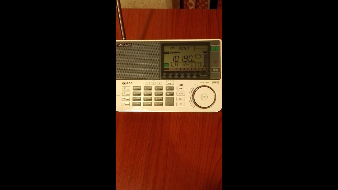 Dimensione Suono Roma  101,9MHz   24 11 2015  20 41UTC
