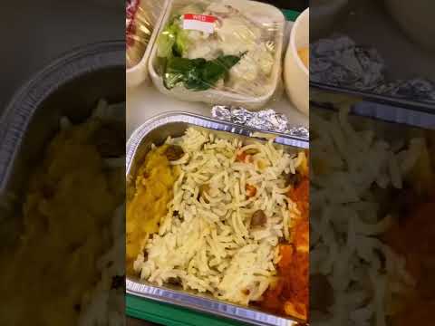 PIA Airplane Food Review | Pakistan International #toronto #halal #halalornothing #airplanefood