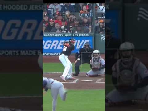 Rafael Devers first hit with the Giants #baseball