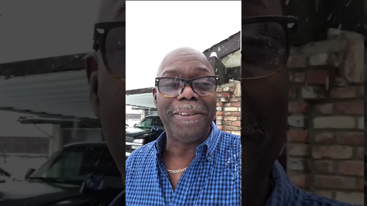 “It’s snowin in California”. Man slips on ice while recording