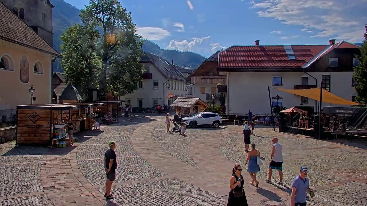 Kranjska Gora Town Square - Live Webcam | GeoWebcams