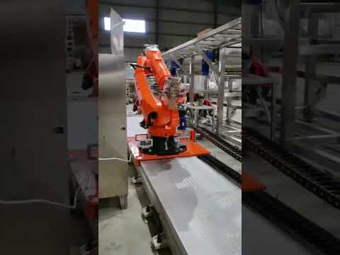 1 Robot, Many Jobs, with a Robot Track.#track #rail #tracksystem #smartfactory #robotics