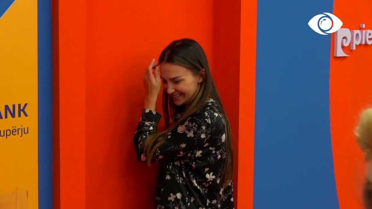 Kiara bisedon me Luizin përmes derës: Më ka marrë malli! – Big Brother VIP 4