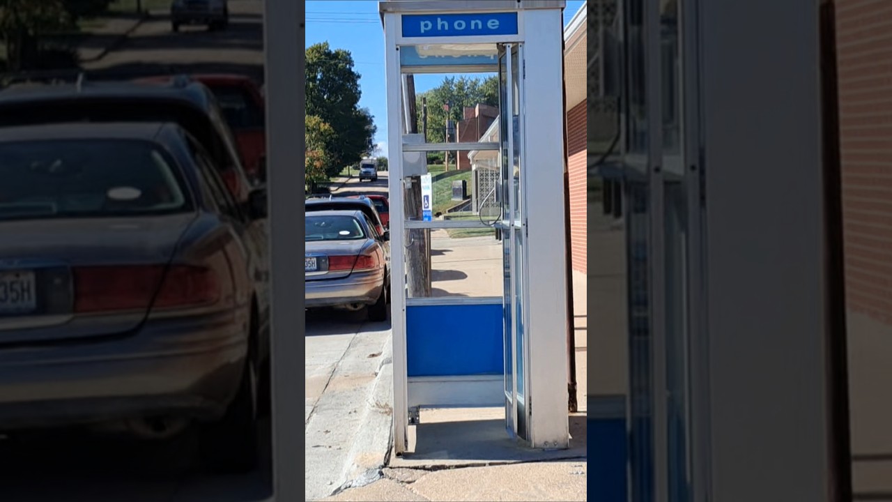 Original WORKIING Telephone Phone Booth in Rock Port, Missouri #fallintoshorts
