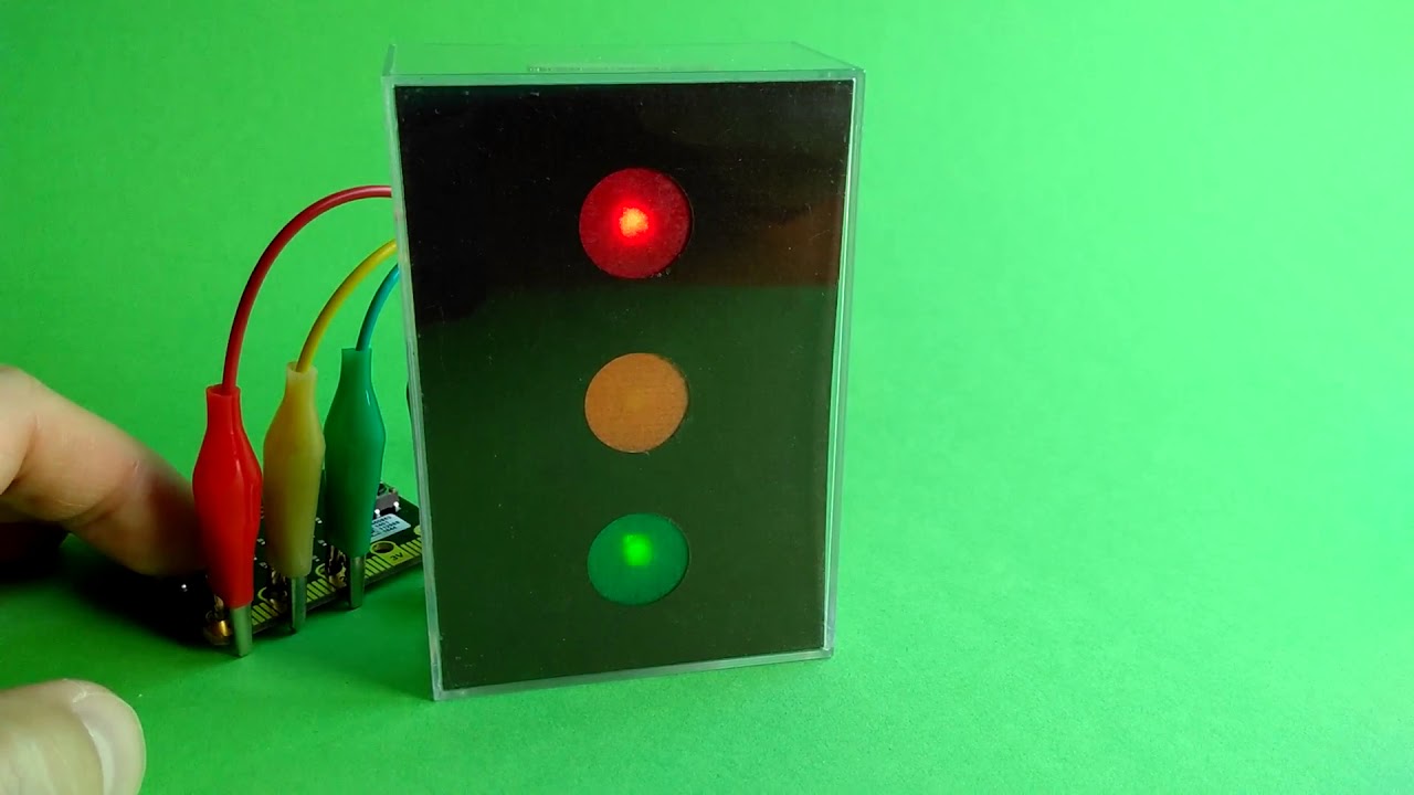 BBC micro:bit controlling DIY Traffic Light
