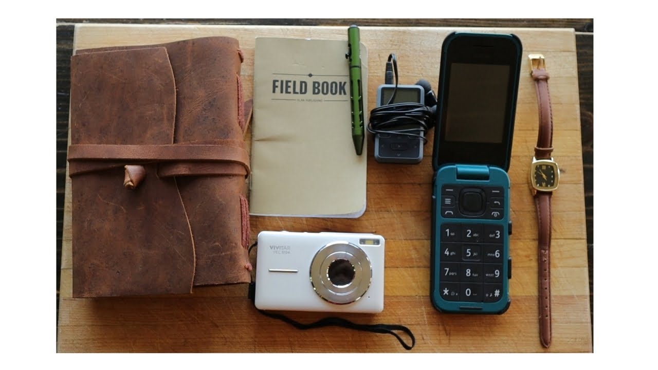 Living Without a Smartphone In 2025