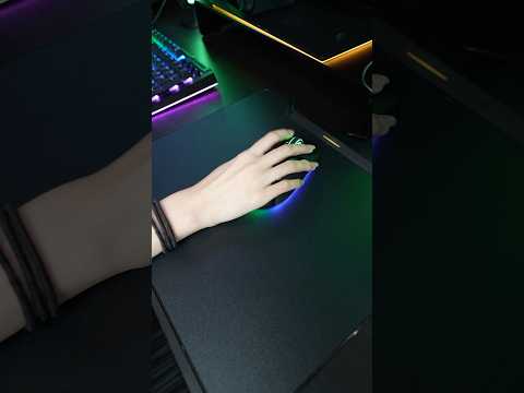 Pair a compatible Razer mouse with the Razer HyperFlux V2 Wireless Charging System – Hard edition.