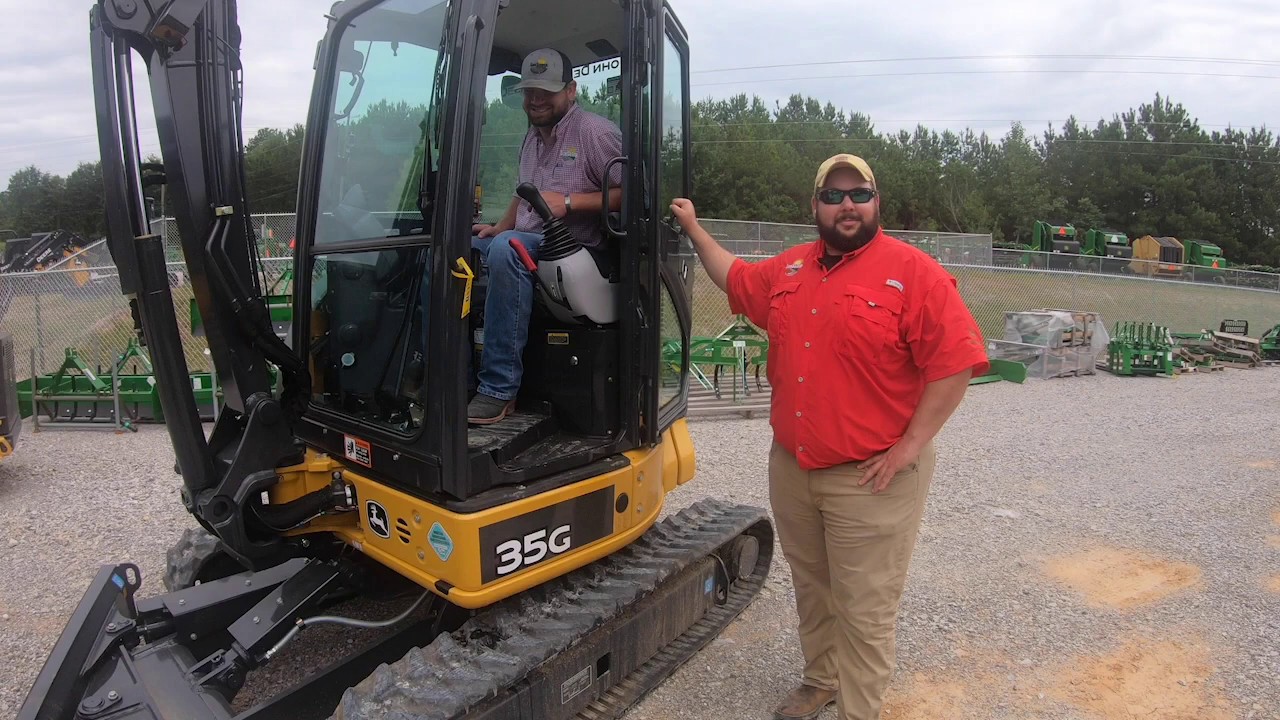 Features of a John Deere 35G Mini Excavator