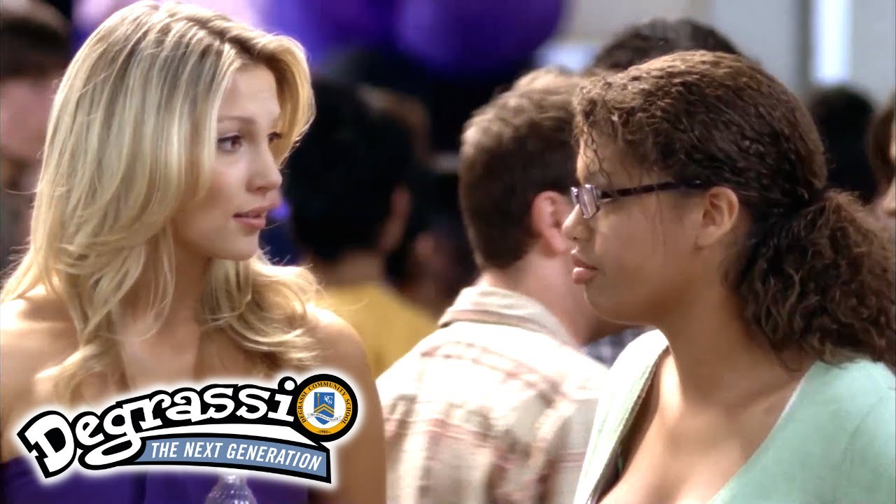 Emma Joins Purple Dragon | Degrassi Clips