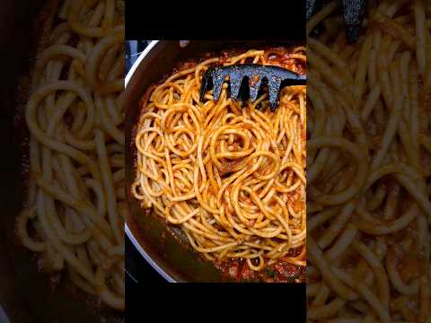 Yum! You have to try this @barilla Al Bronzo Bucatini Pasta! Delicious, robust, and perfect!