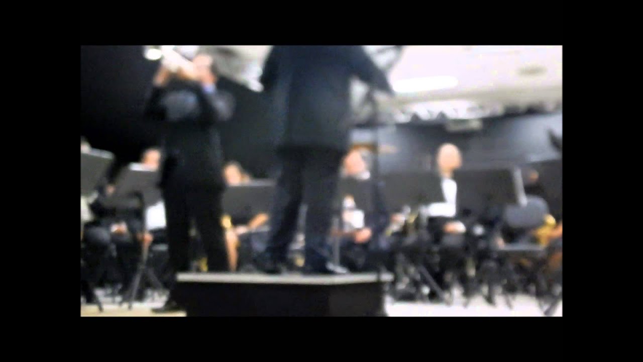 Thiago Araujo (solo/trompete) 