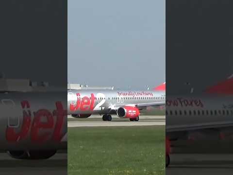 Boeing 737 G-JZHV Jet2 Departs Manchester Airport