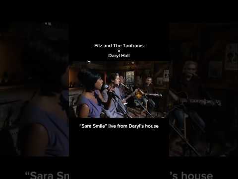 "Sara Smile" live from Daryl Hall's house 🏠 #TBT