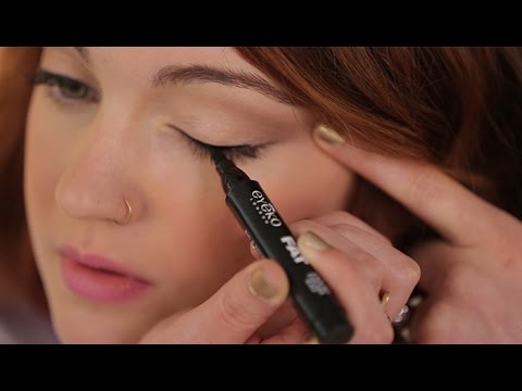 How to Apply Eyeliner Like a Pro - Step By Step Videos and Tips for ...