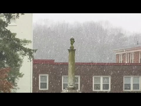 Snow falls steadily on Limestone campus, throughout Gaffney